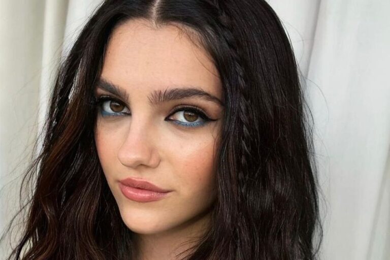 Emily Tosta - Biography, Age, Career, Net Worth - Kadhal.net