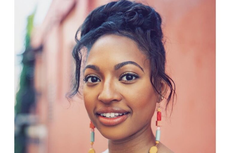 Aleisha Allen - Biography, Career, Net Worth - Kadhal.net