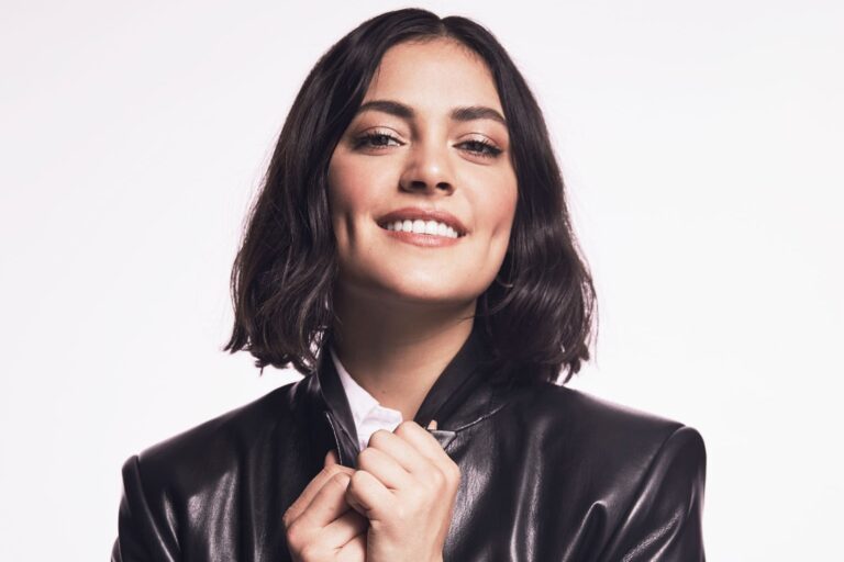 Blu Hunt - Biography, Career, Net Worth - Kadhal.net
