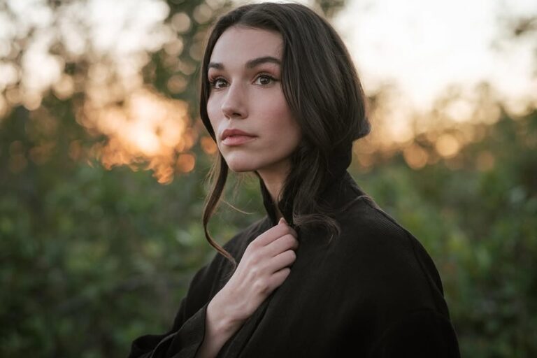 Grace Fulton - Biography, Career, Net Worth - Kadhal.net
