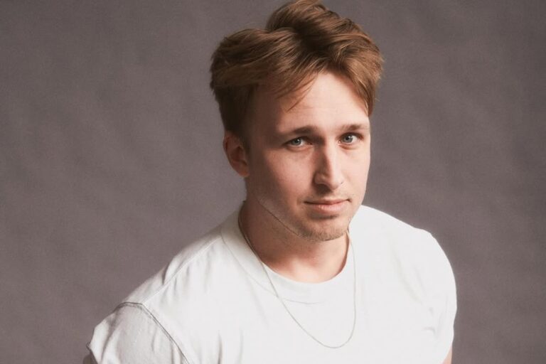 Shayne Topp - Biography, Career, Net Worth - Kadhal.net