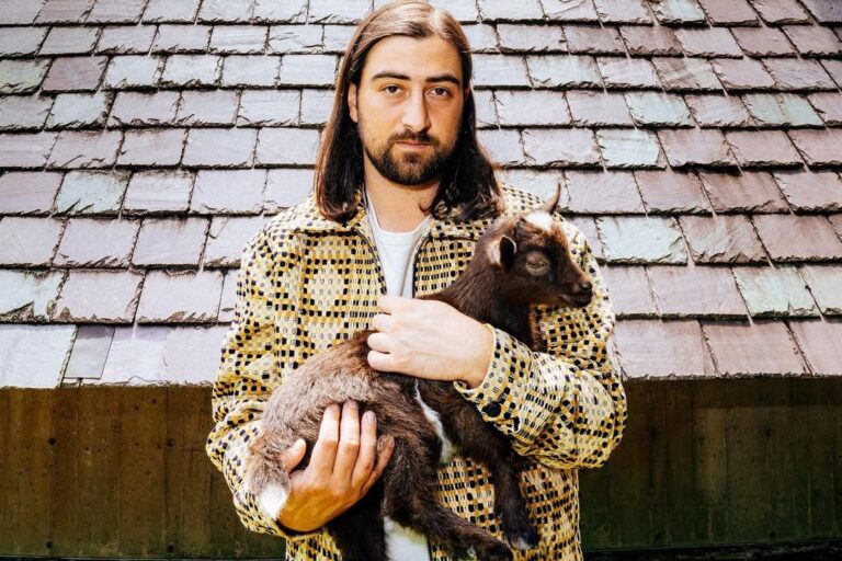 Noah Kahan - Biography, Age, Career, Net Worth - Kadhal.net