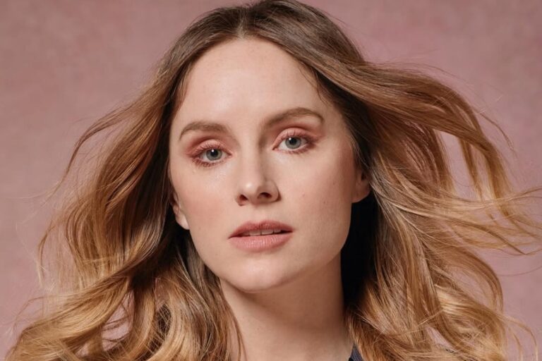 Sophie Rundle - Biography, Age, Career, Movies & TV Shows, Net Worth ...