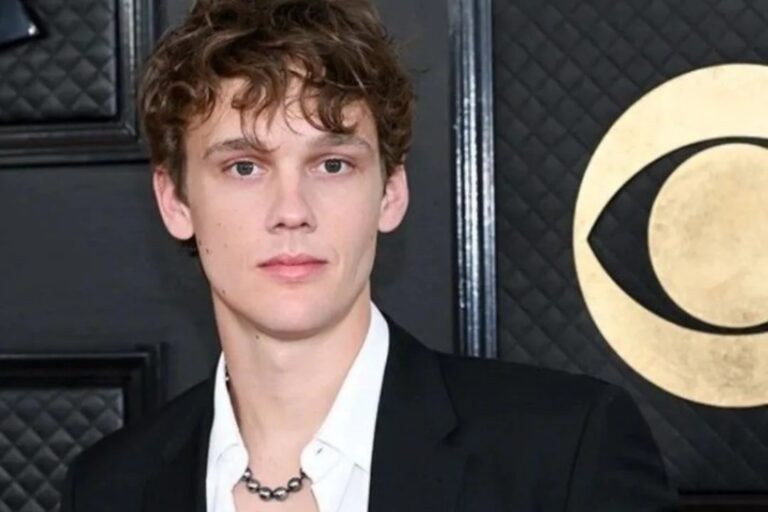 Hunter Doohan - Biography, Age, Career, Net Worth - Kadhal.net