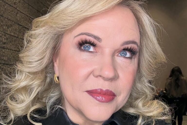 Holly Rowe - Biography, Age, Career, Net Worth - Kadhal.net